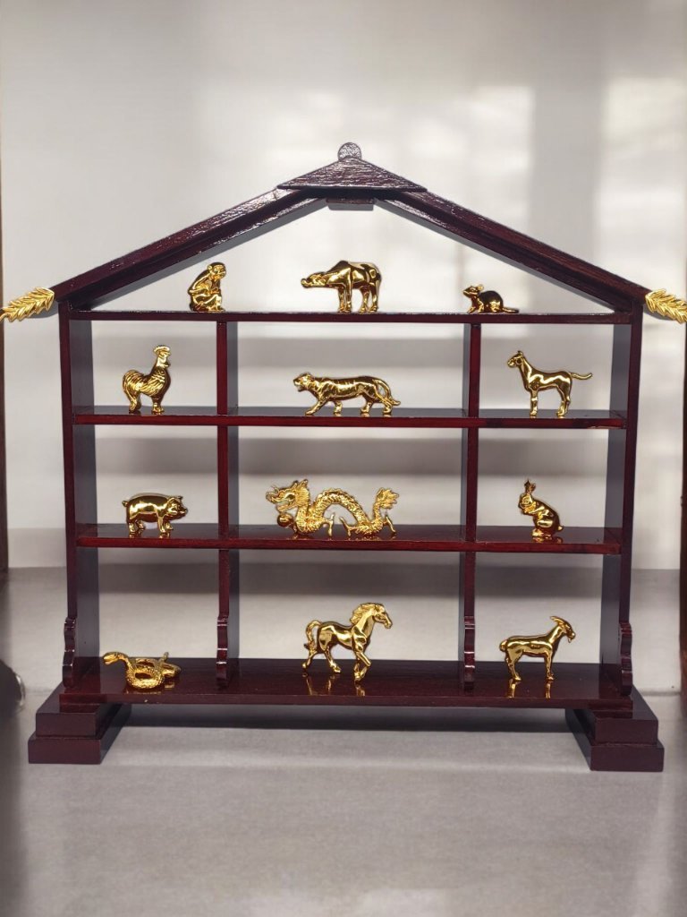 Display case with stamped Chinese zodiac sign (24-carat gold plated ...