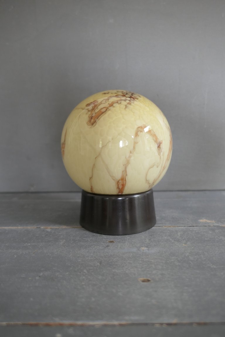 Art Deco Thabur Butter Marmor Deckenleuchte | €95 | Whoppah