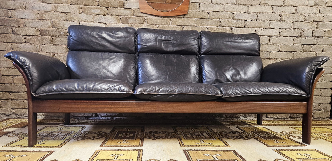 3-Sitzer-Sofa aus Leder Dreipunkt Scala 80er Jahre'. | €1,100 | Whoppah