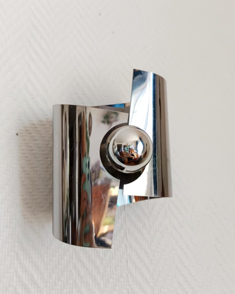 Space age wall lamp oxar 1970 | €115 | Whoppah