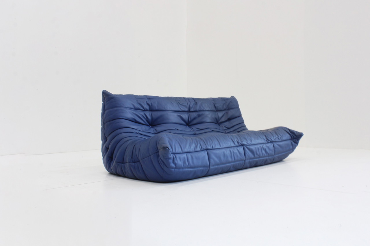 Togo Ligne Roset 3 Zits Sofa Blauw Leer | €4,000 | Whoppah