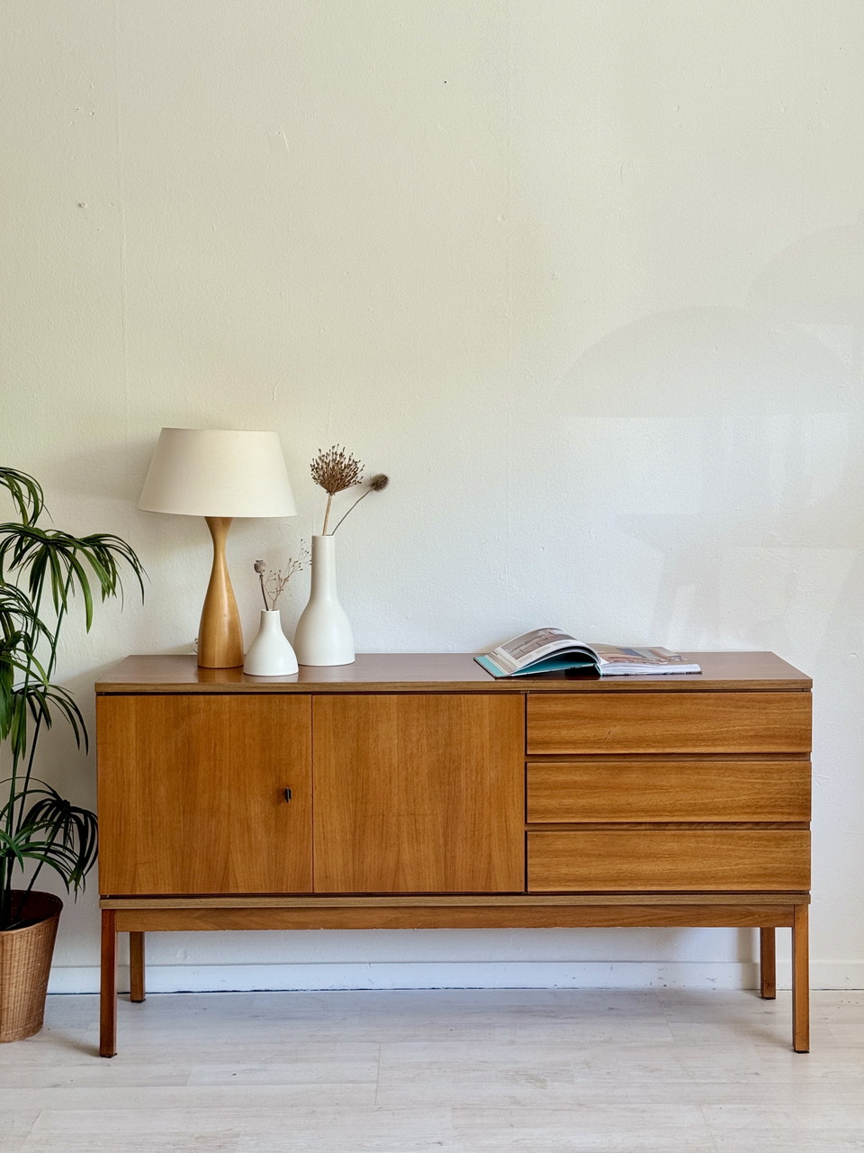 Buffet Vintage / Buffet Palette Möbel 60s/70s | €895 | Whoppah