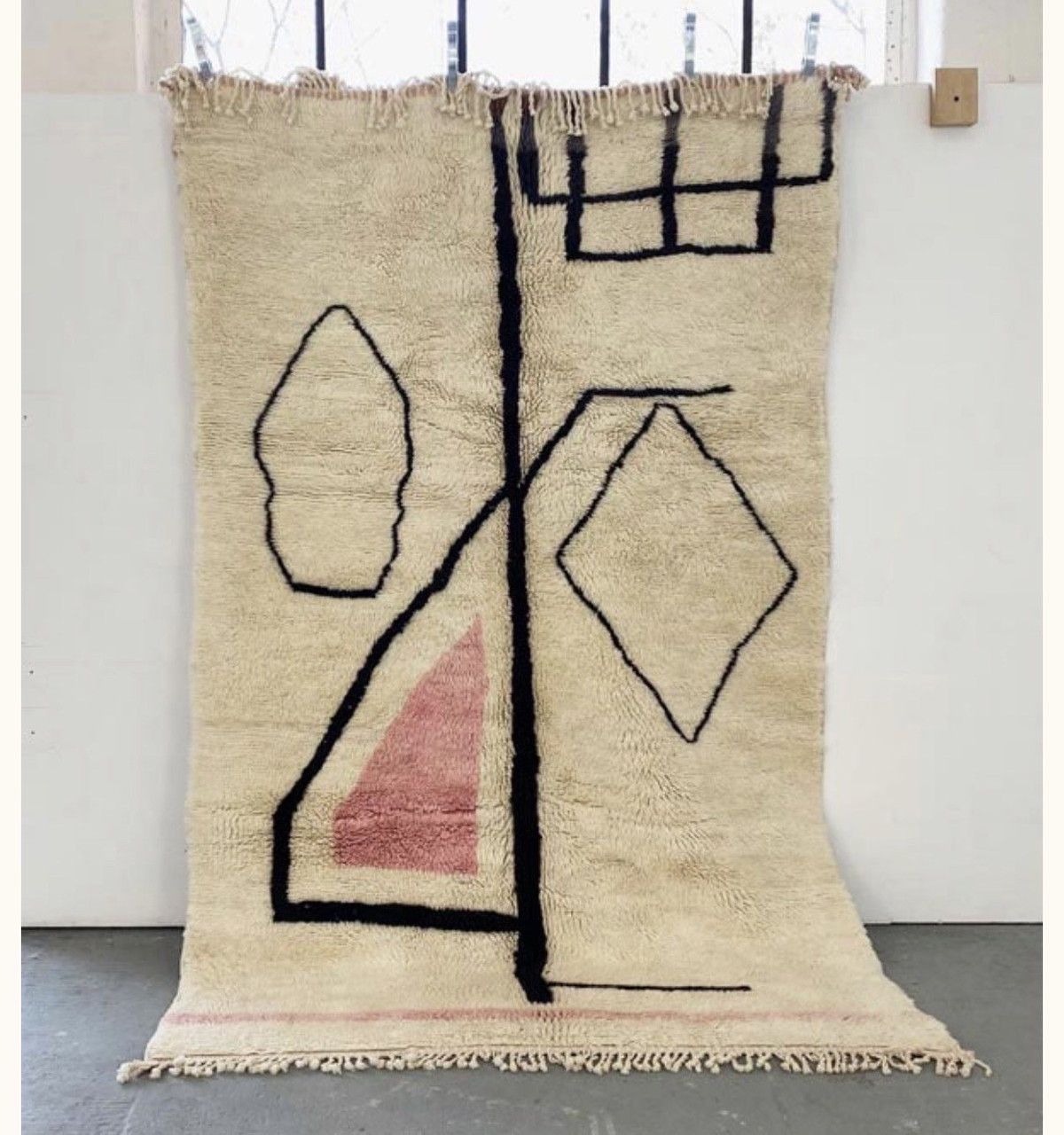 Berber carpet Beni Mrirt abstract face | €1,090 | Whoppah