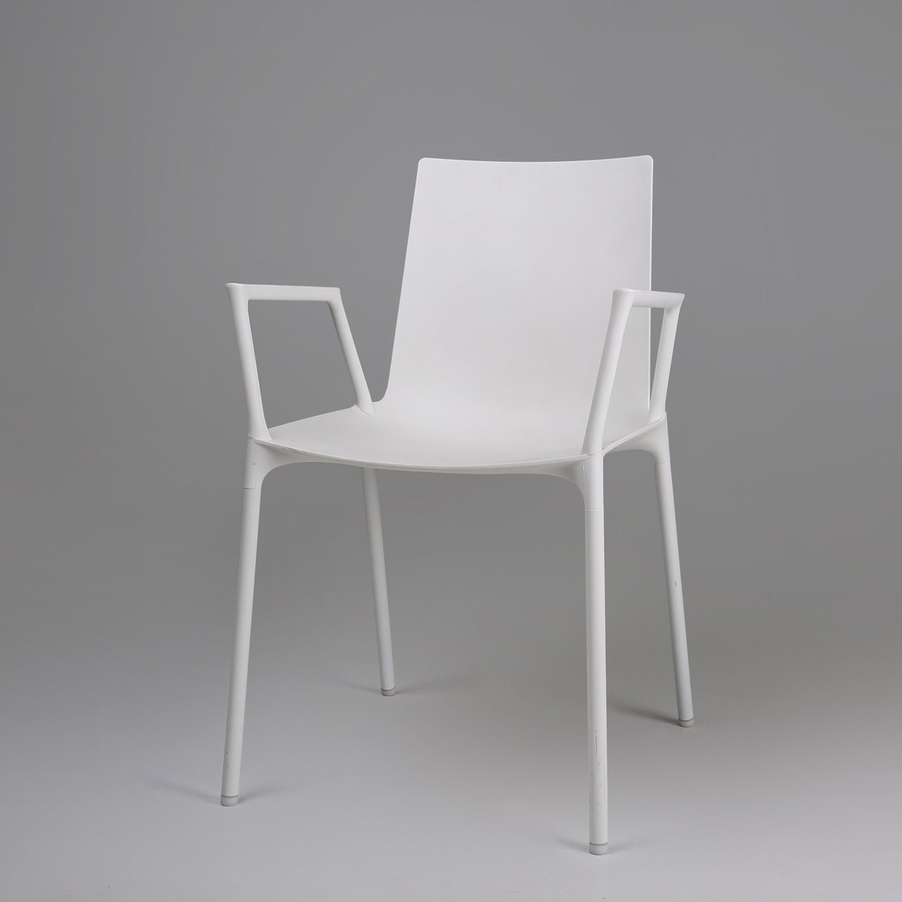 21Th Century White Design Chair With Armrests, Belgium | €500 | Whoppah