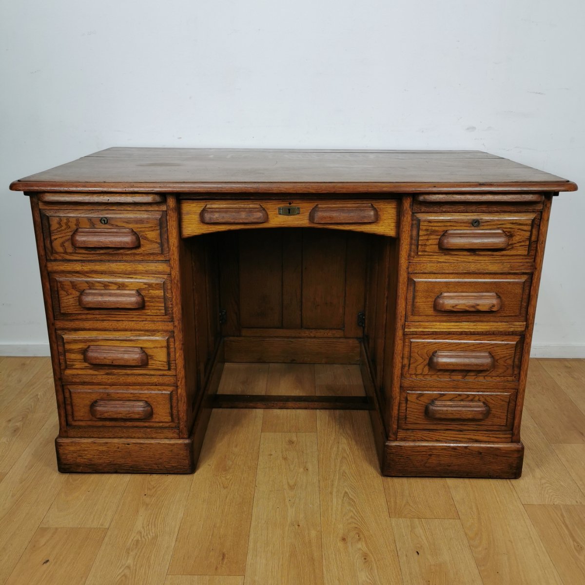 Antique, Vintage Oak Bankers' Desk, Wooden Desk, Desk | €485 | Whoppah