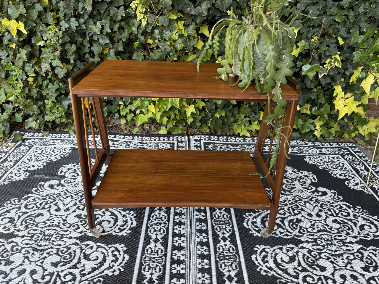 Vintage Tea Trolley/Table, Van Teeffelen Style, Wébé | €150 | Whoppah