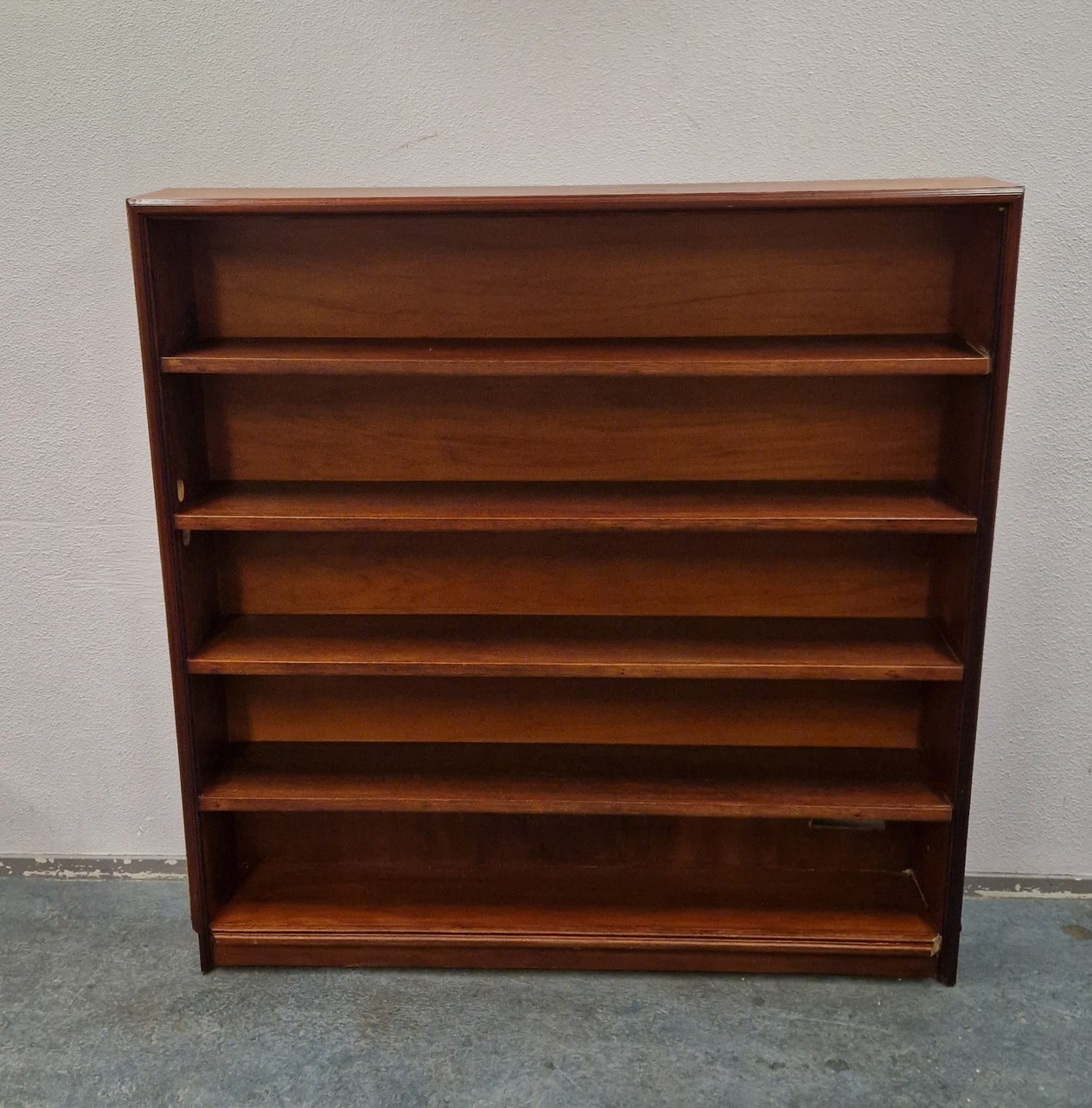 Vintage Bookcase / 50s Closet / Handmade | €295 | Whoppah