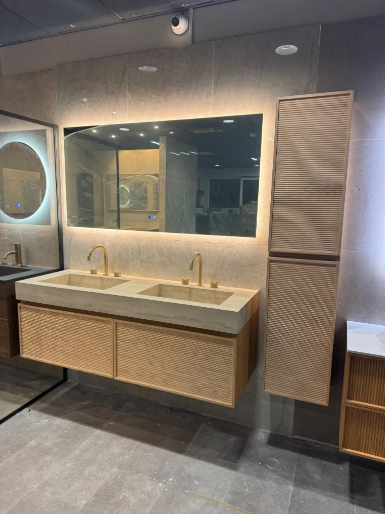 Beautiful exclusive solid bathroom furniture set incl. column cabinet ...
