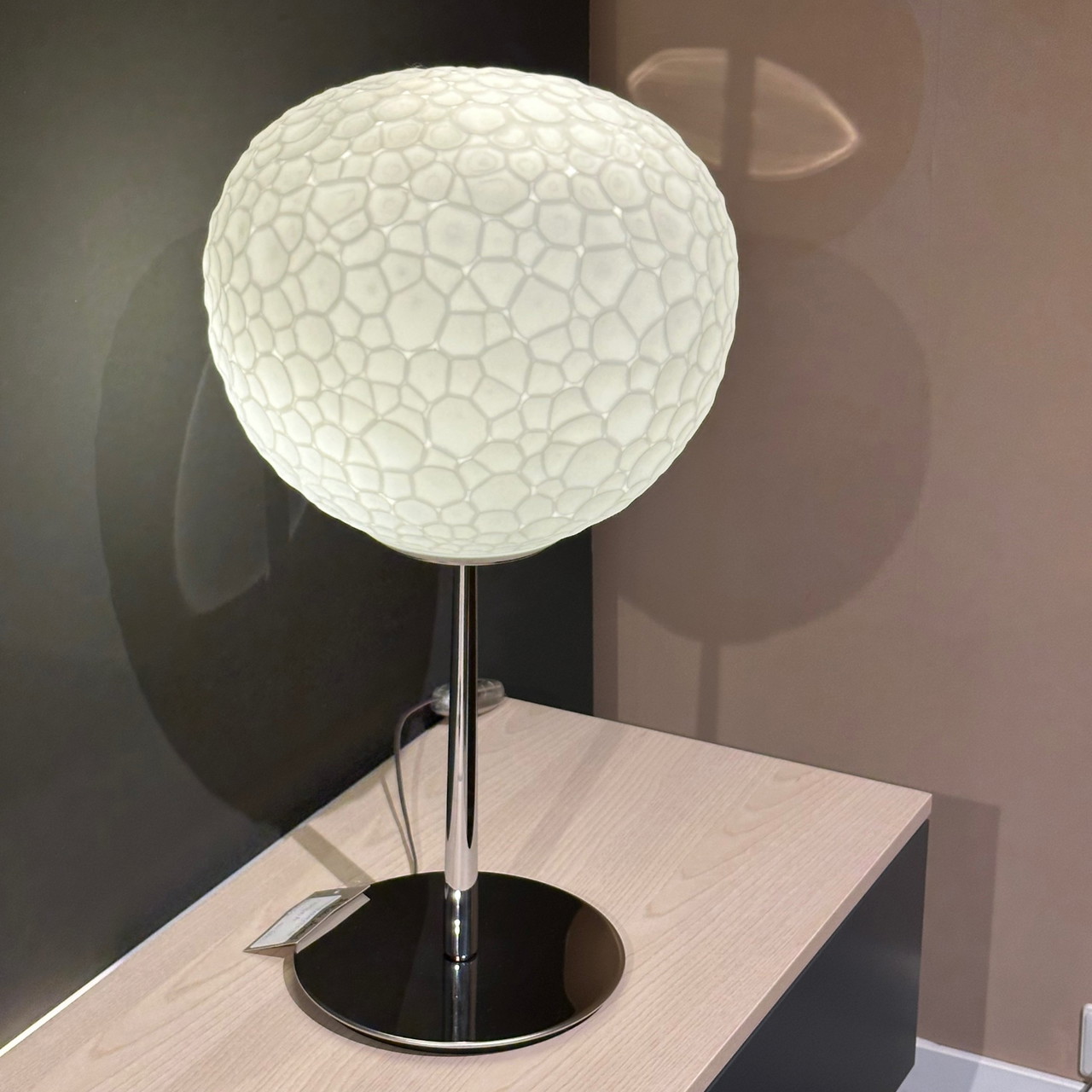 Artemide Meteorite 35 table lamp | €604 | Whoppah
