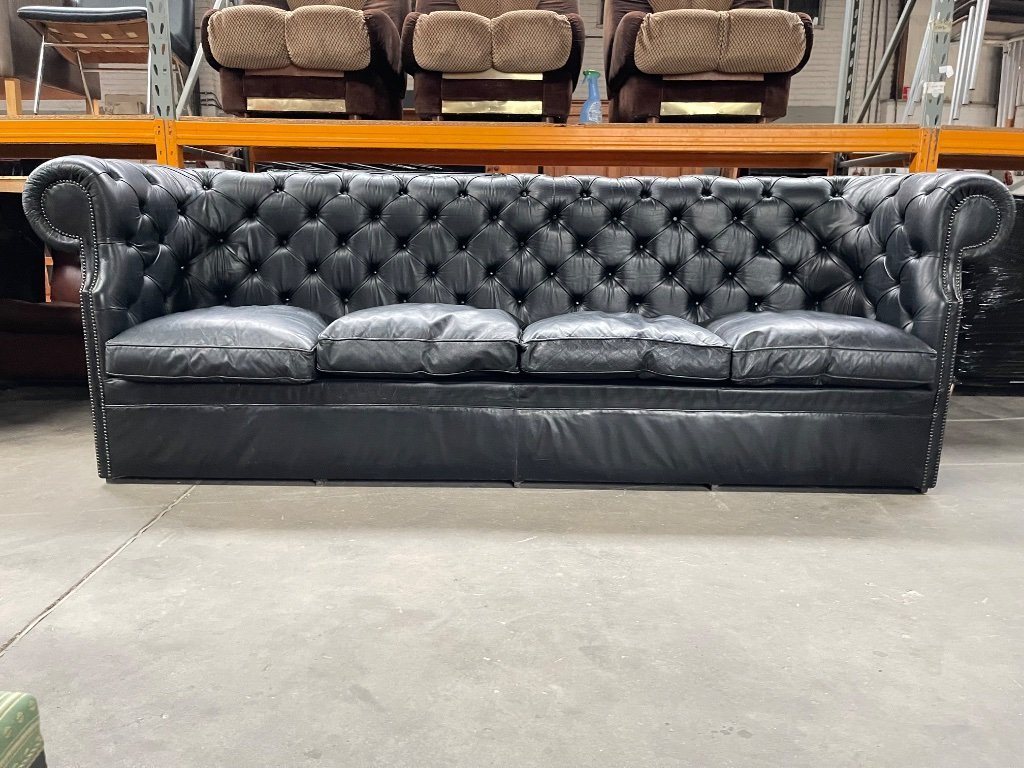 Canapé Chesterfield vintage des années 1980 | €1,620 | Whoppah