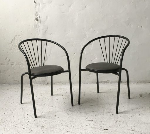 Stackable Vintage Chairs 90S | €200 | Whoppah