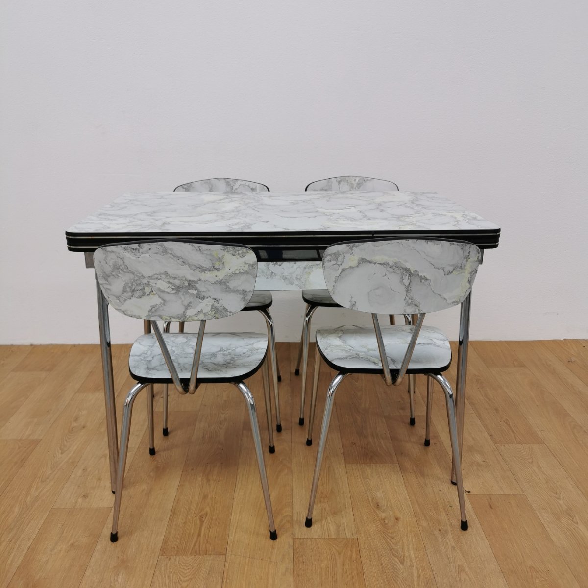 Vintage Formica Mid-Century Tafel, Keukentafel Met 4 Stoelen | €325 ...