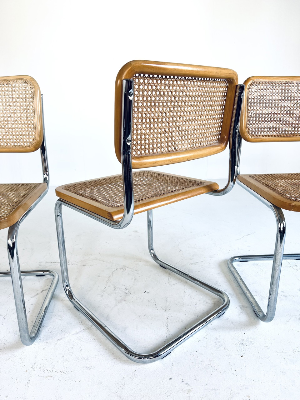 2 x 2 Vintage Cesca Webbing Chairs '60s | €425 | Whoppah