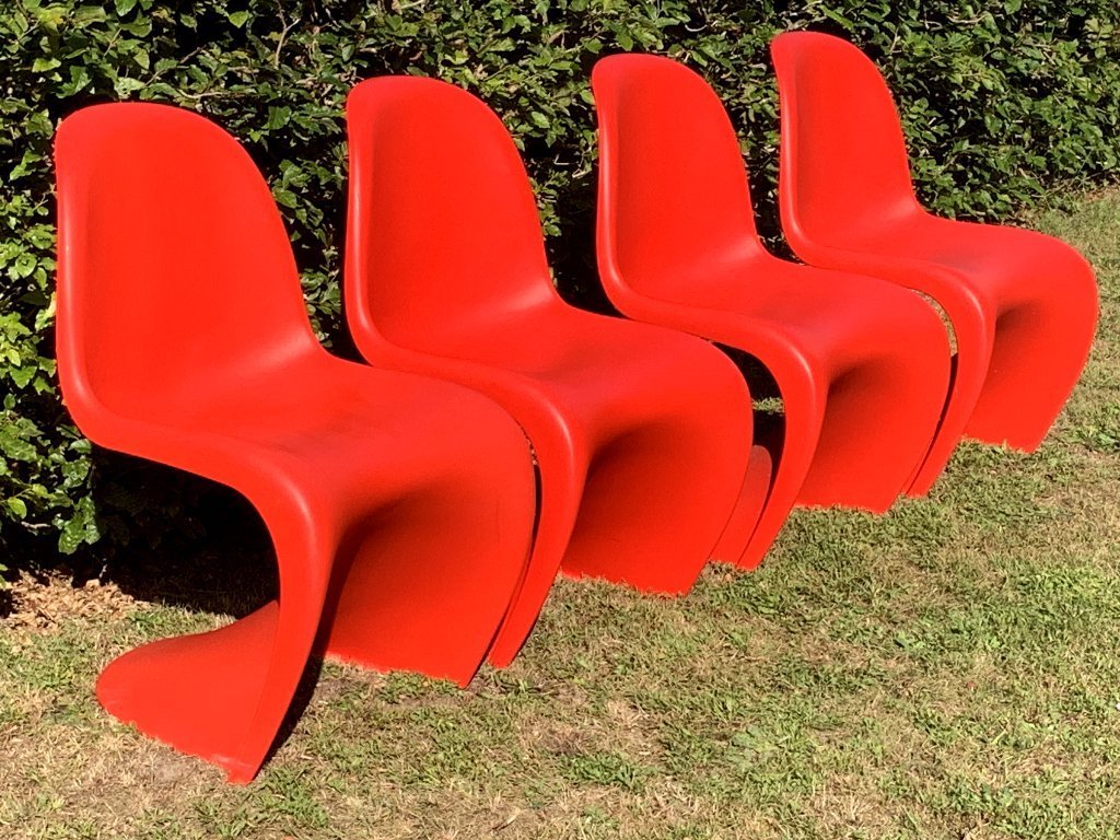 Pantone Chair - 28 Classic Red by Werner Pantone | €650 | Whoppah