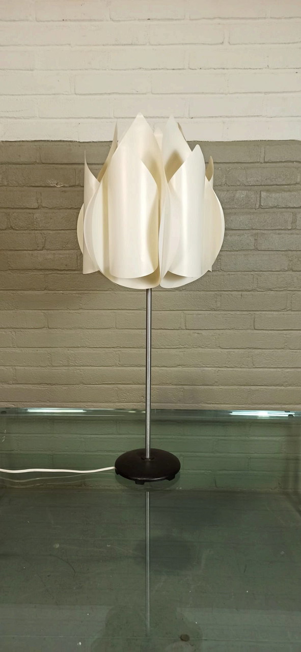 Brylle & Jacobsen Knappa Tulpan Tulip Tafellamp | €110 | Whoppah