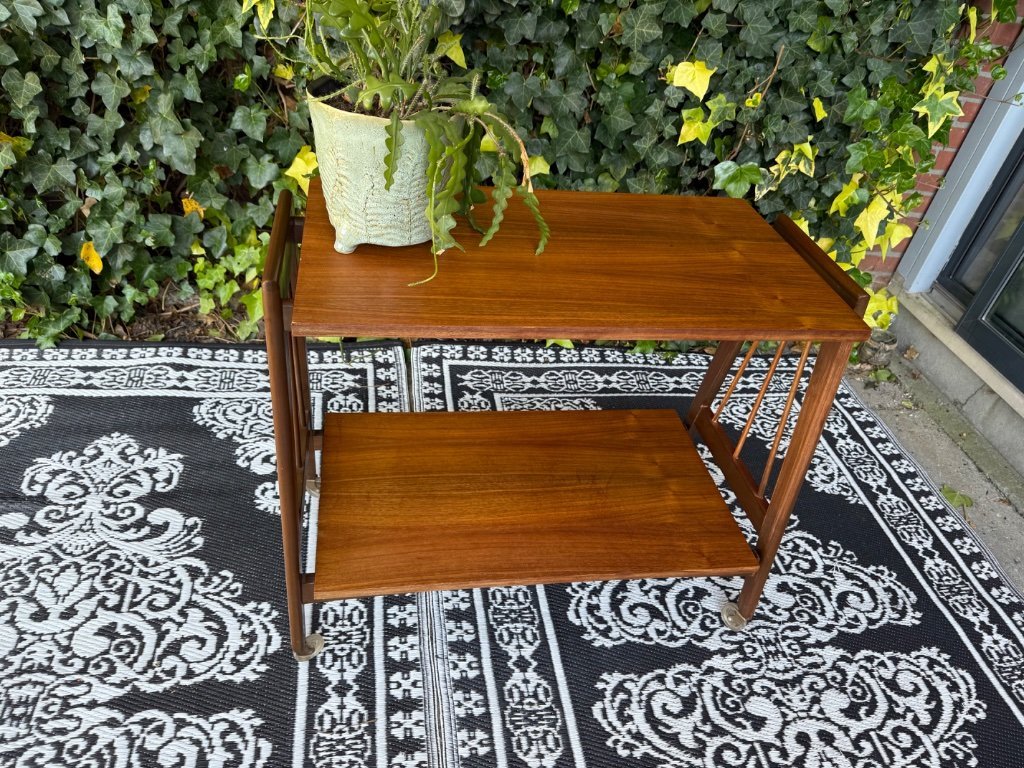Vintage Tea Trolley/Table, Style of Teeffelen, Wébé | €350 | Whoppah