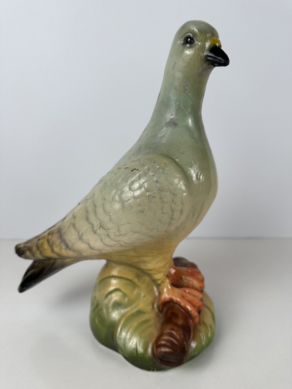 Vintage statue of a racing pigeon | €75 | Whoppah
