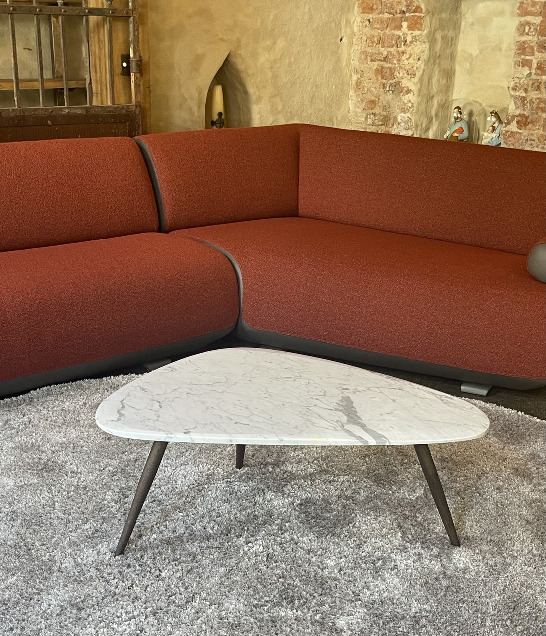 Table basse Leolux Iduna en marbre | €1,250 | Whoppah