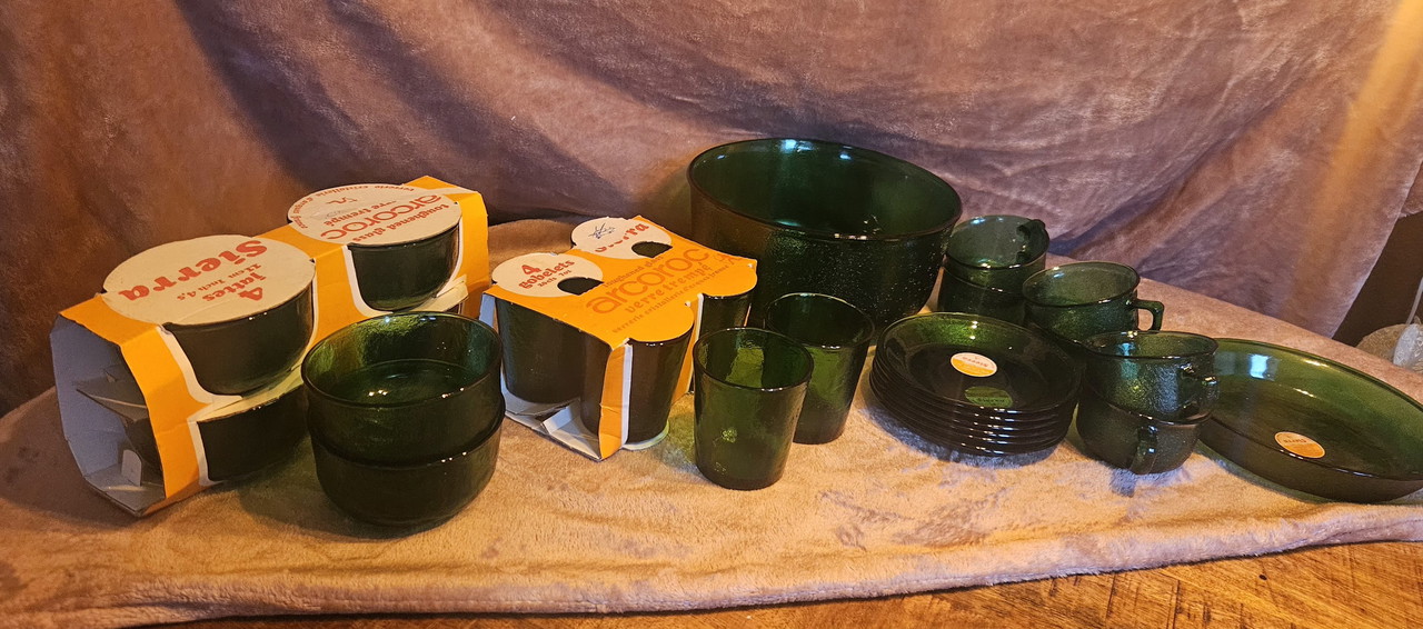 Arcoroc Sierra Green New!!! | €150 | Whoppah