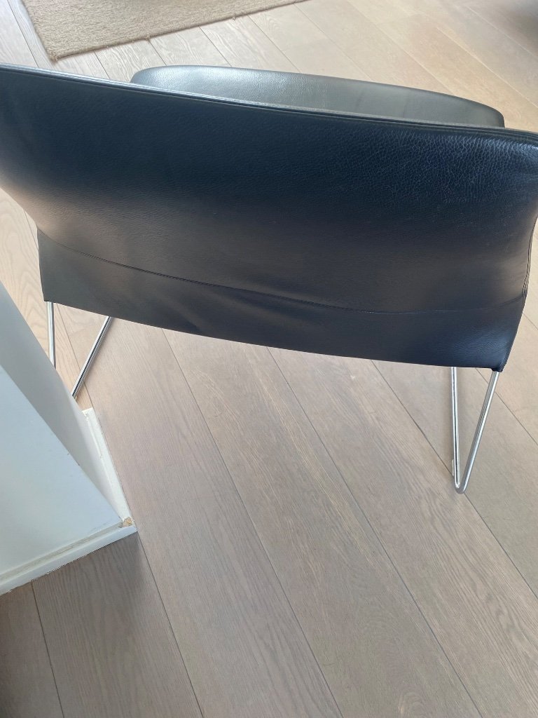 Leather B&B armchair | €1,000 | Whoppah