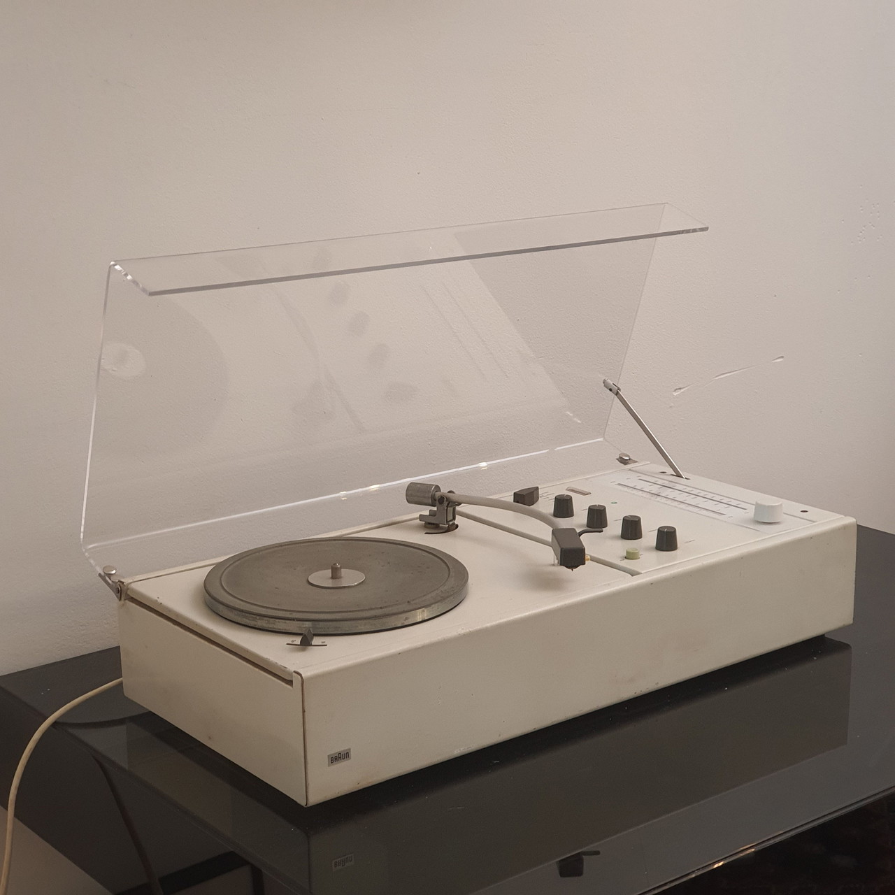 Braun stereo turntable, Dieter Rams | €380 | Whoppah