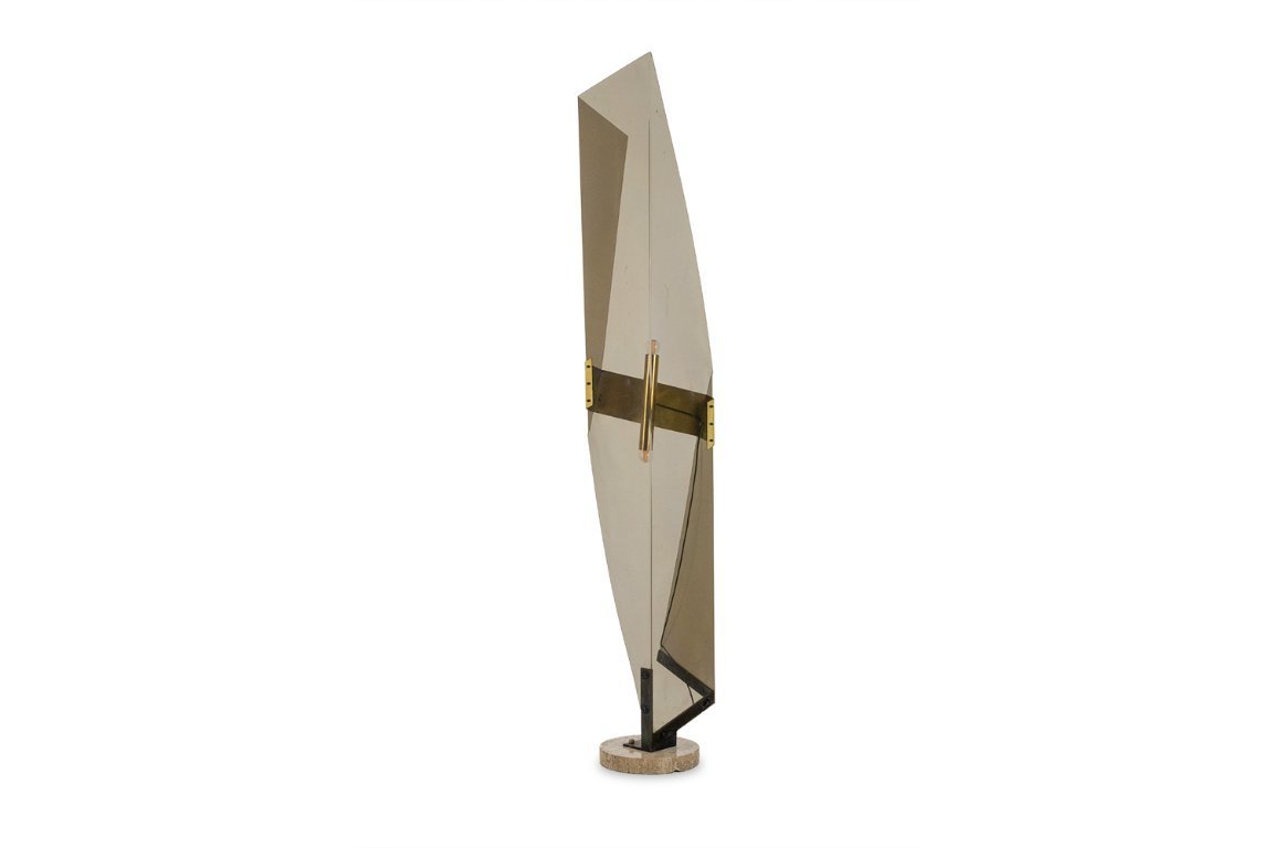Giuseppe Calonaci, Lampada da terra in plexiglass fumé piegato. Anni ...