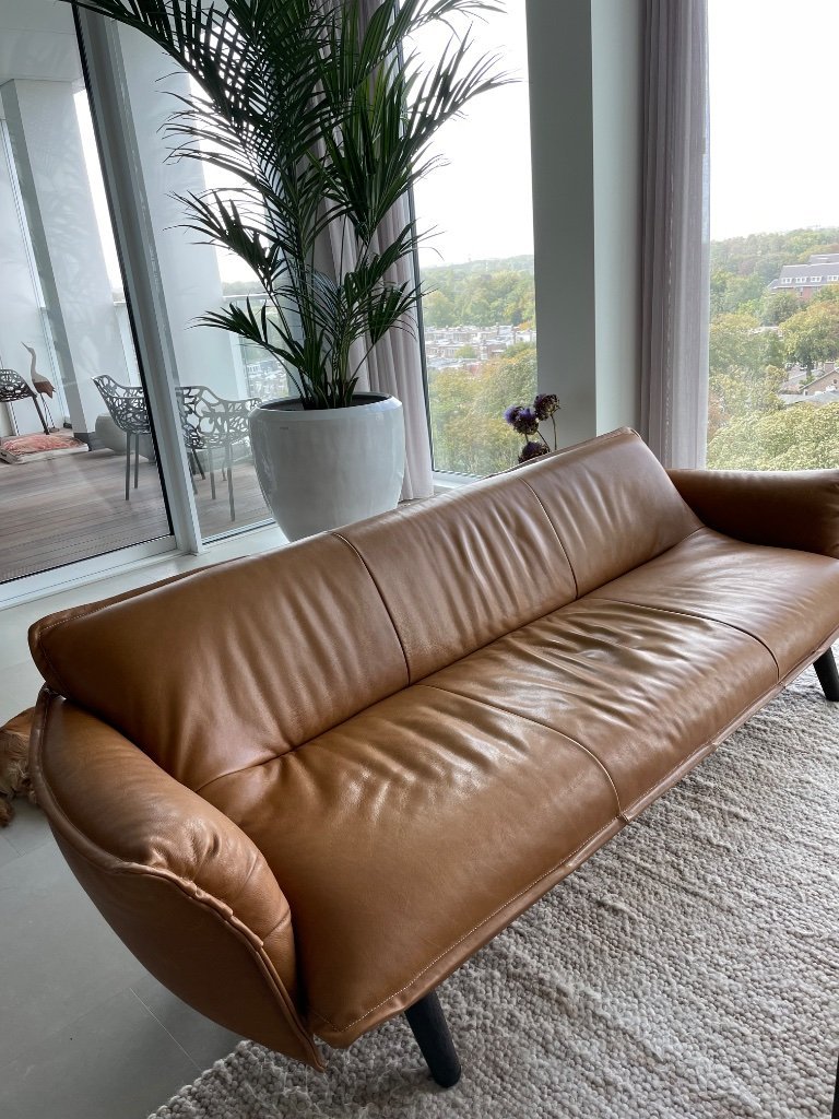 Etiqueta Swoon 3-persoons bank en Hidde poef | €2,500 | Whoppah