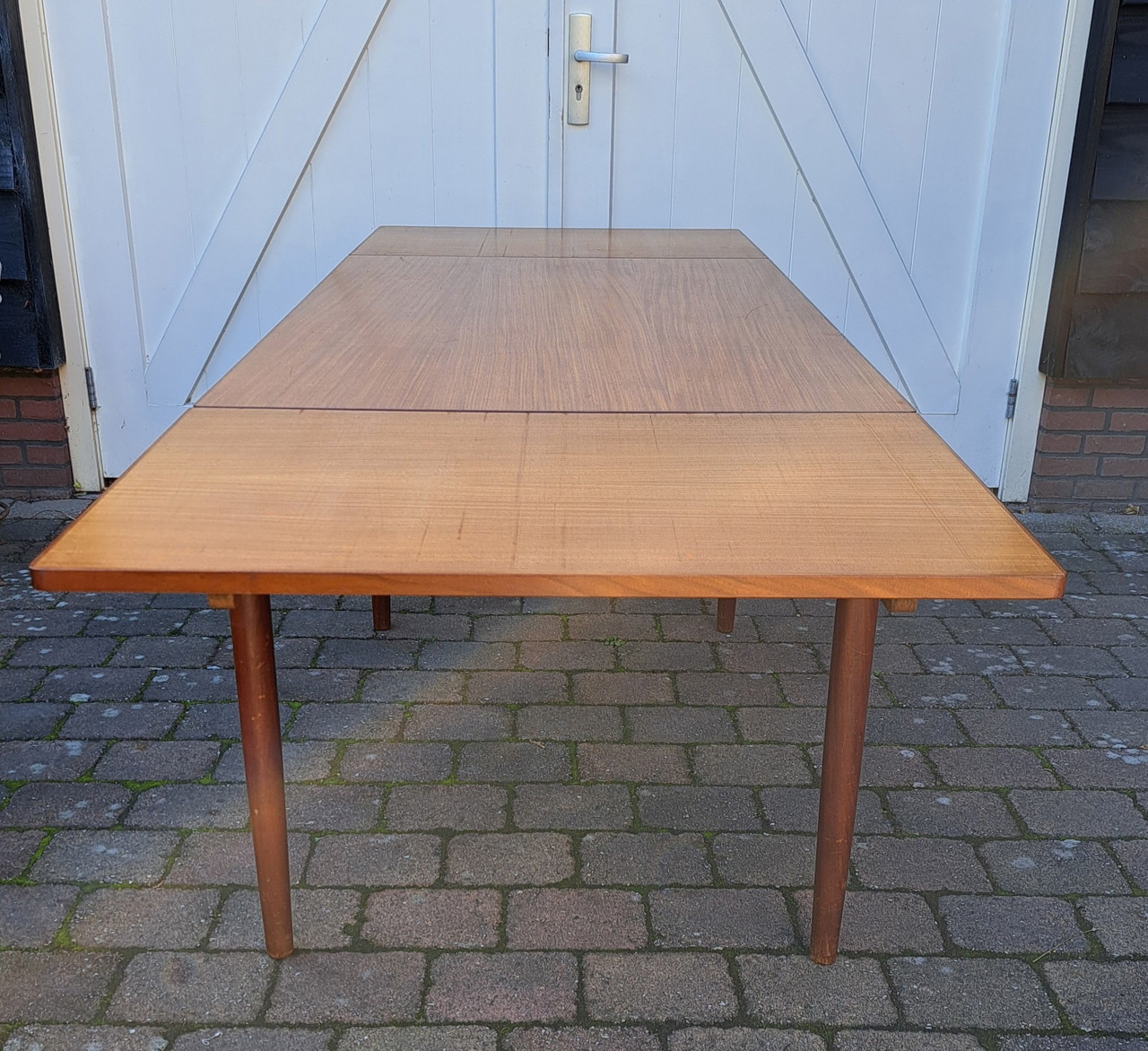 Danish design dining table XL | €495 | Whoppah