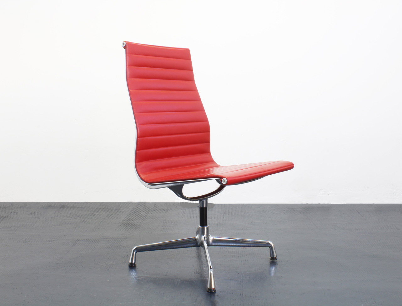 Silla de oficina EA109 ICF Charles & Ray Eames | €750 | Whoppah