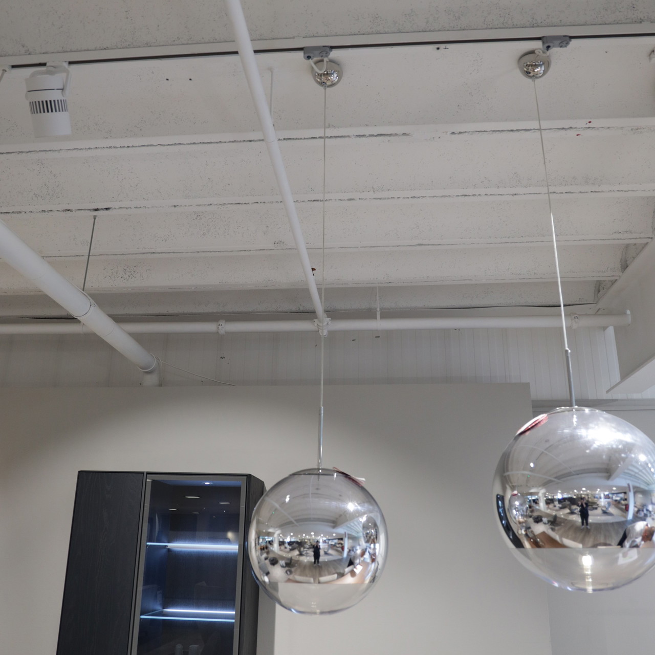 Lámpara colgante bola de espejos Tom Dixon | €438 | Whoppah