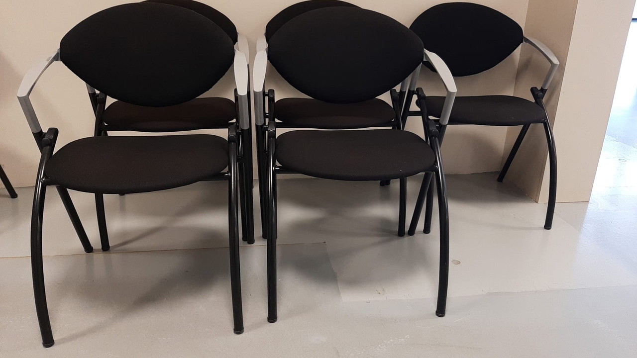Vepa Alpine Meeting Chair Black | €150 | Whoppah
