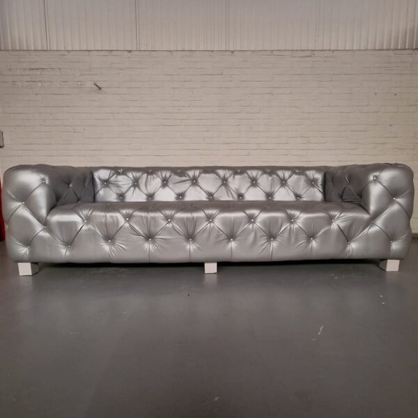 Hauxley 3-Seater Classic Chesterfield Sofa - Silver, Leather | €2,885 ...