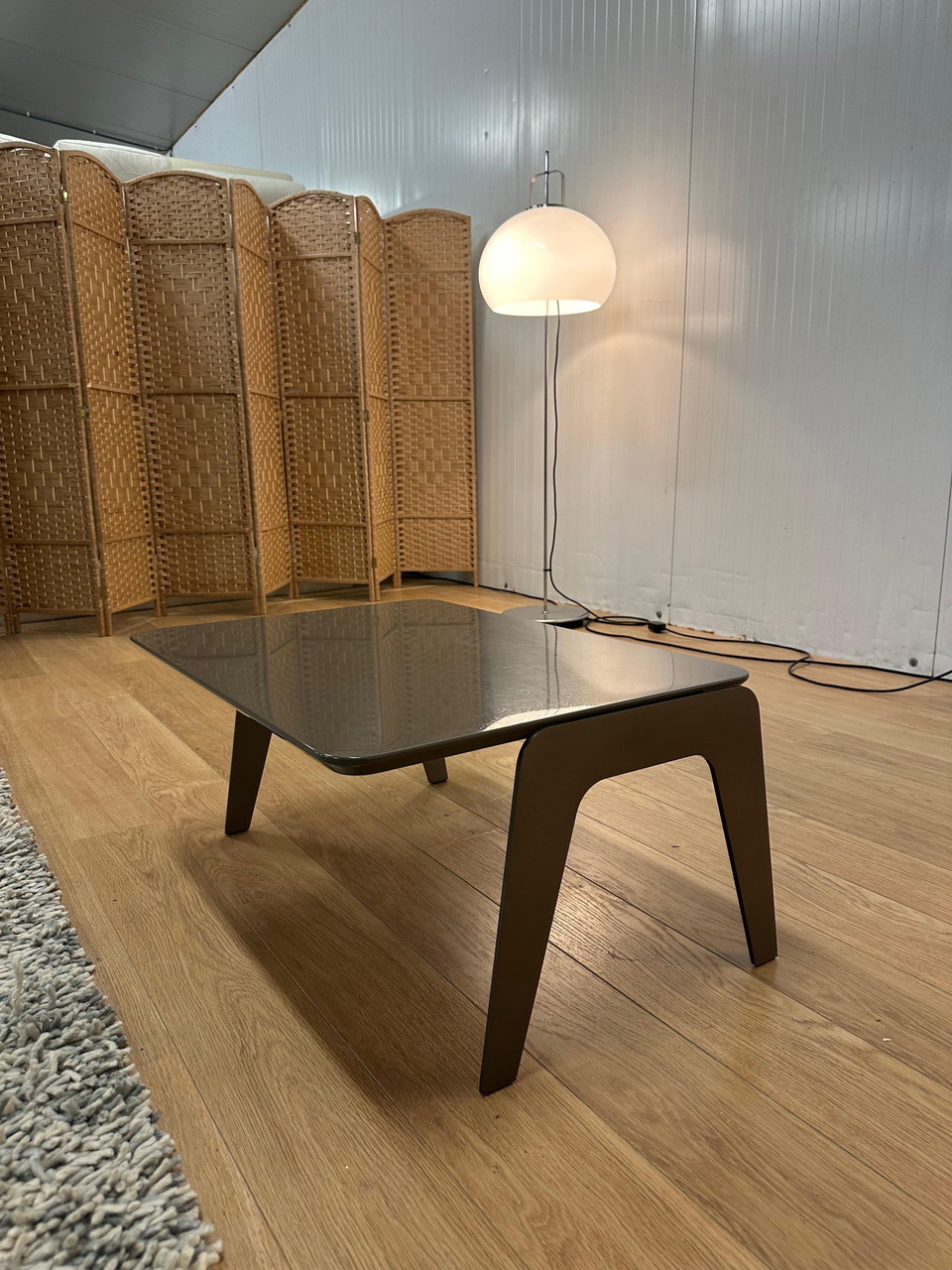 Minotti Kirk Jut Out Side Table | Luxe Design | €1,000 | Whoppah