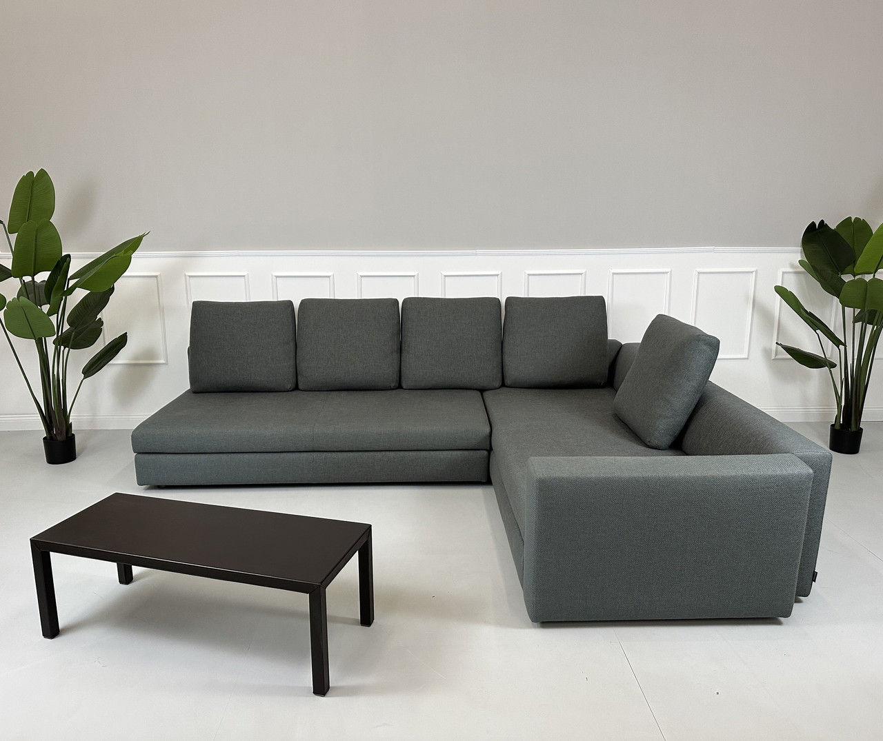 Minotti Kline sofa fabric designer couch + table | €8,650 | Whoppah