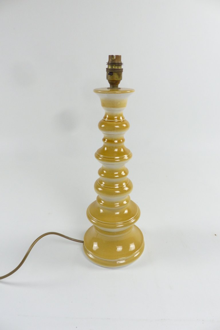 United Kingdom, Large ceramic lamp base. | €140 | Whoppah