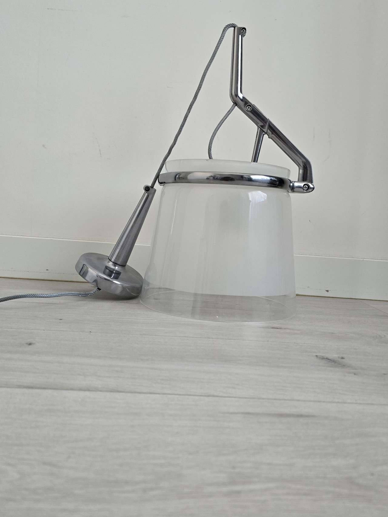 Luceplan Door Paolo Rizzatto Model D31 | €205 | Whoppah