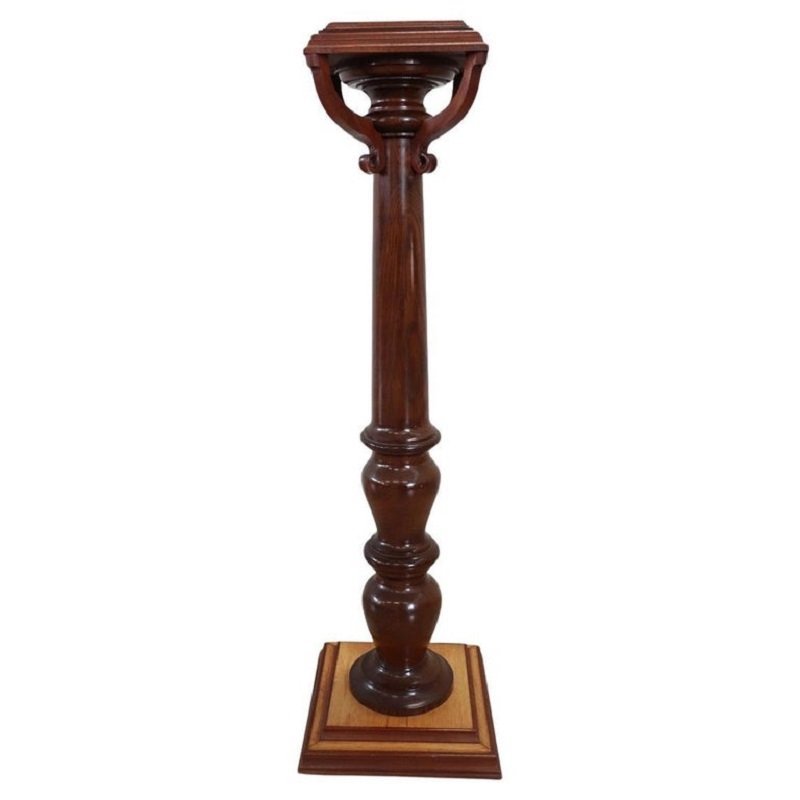 Vintage Column in Turned Oak, Late 20th Century | €599 | Whoppah