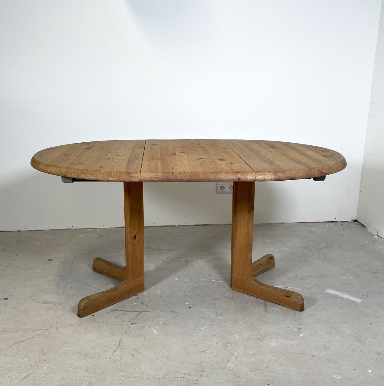 Extendable Pine Extendable Dining Table, Scandinavian | €429 | Whoppah