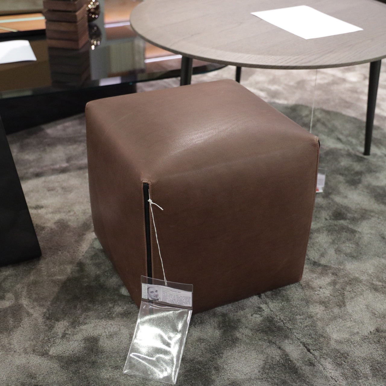 Molteni&C Domino Nex poef | €749 | Whoppah