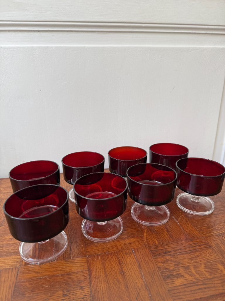 Set of 6 Luminarc ruby red champagne glasses, made in France, 1970s | € ...