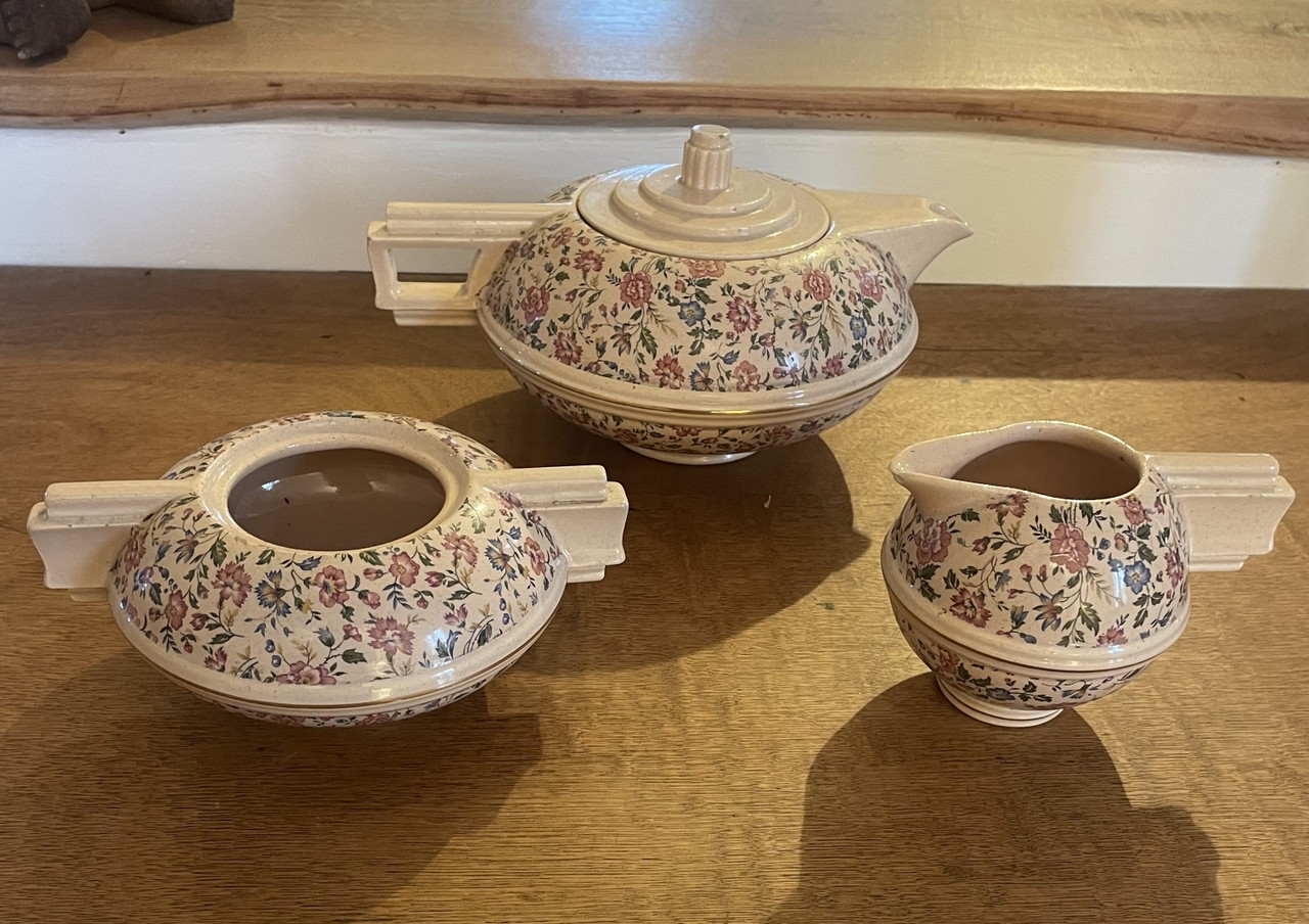 Tea Service by Jean Robj Art Deco 1930 | €65 | Whoppah
