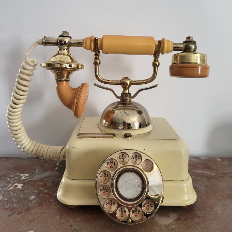 Vintage rotary telephone PTT | €124 | Whoppah