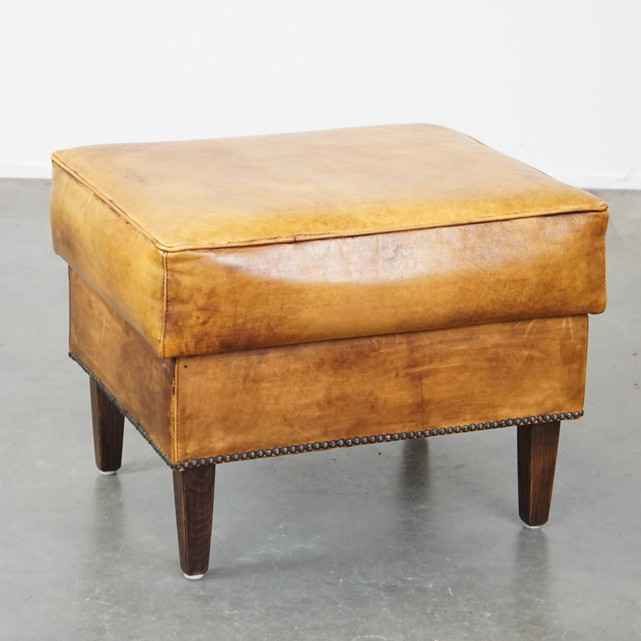 Large Beef Leather Hocker | €505 | Whoppah