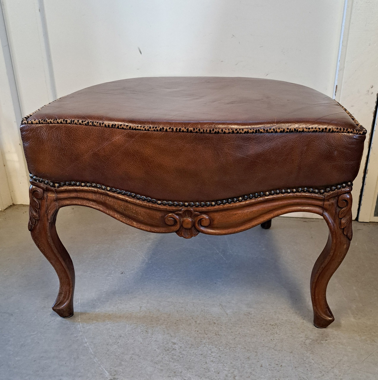 Classic Leather Hocker | €250 | Whoppah