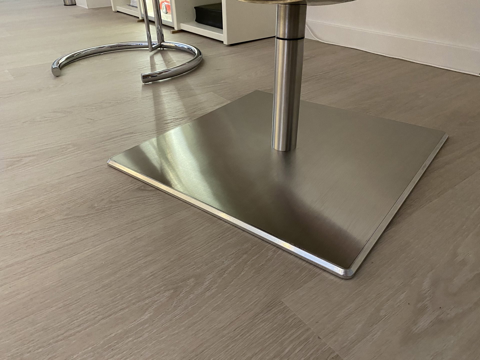 Dema Lips chair | € 750 | Whoppah