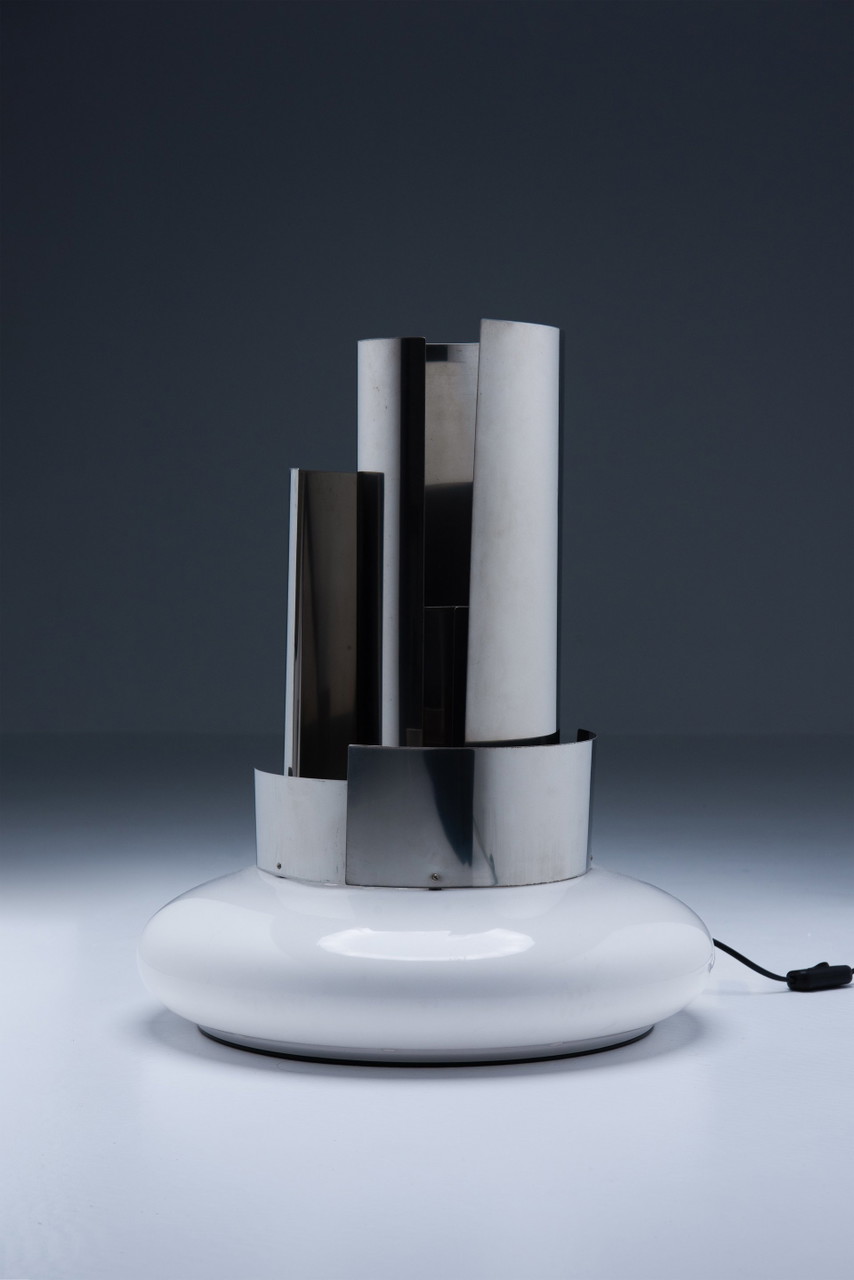Italiaanse vloerlamp uit de jaren 70 Giuseppe Calonaci | €2,350 | Whoppah