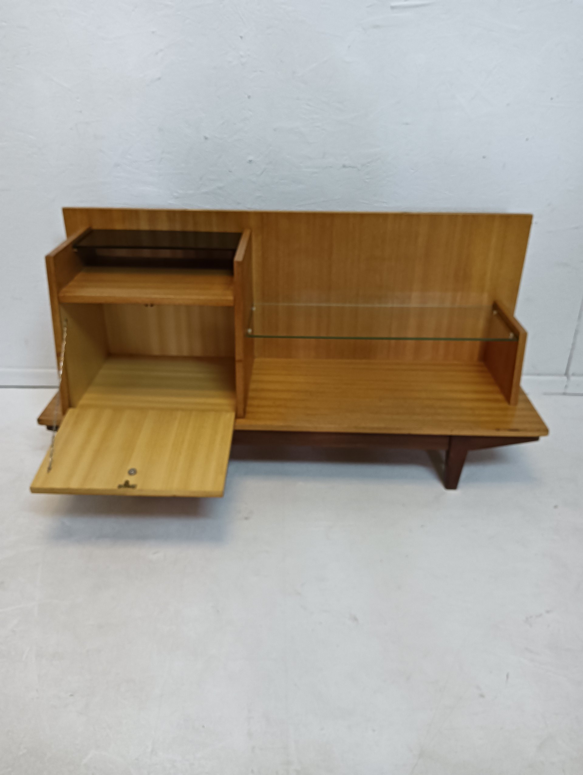 Vintage audiomeubel kastje | € 275 | Whoppah