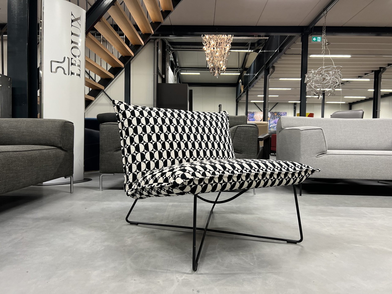 Jess Design Earl fauteuil zwart wit stof | €899 | Whoppah