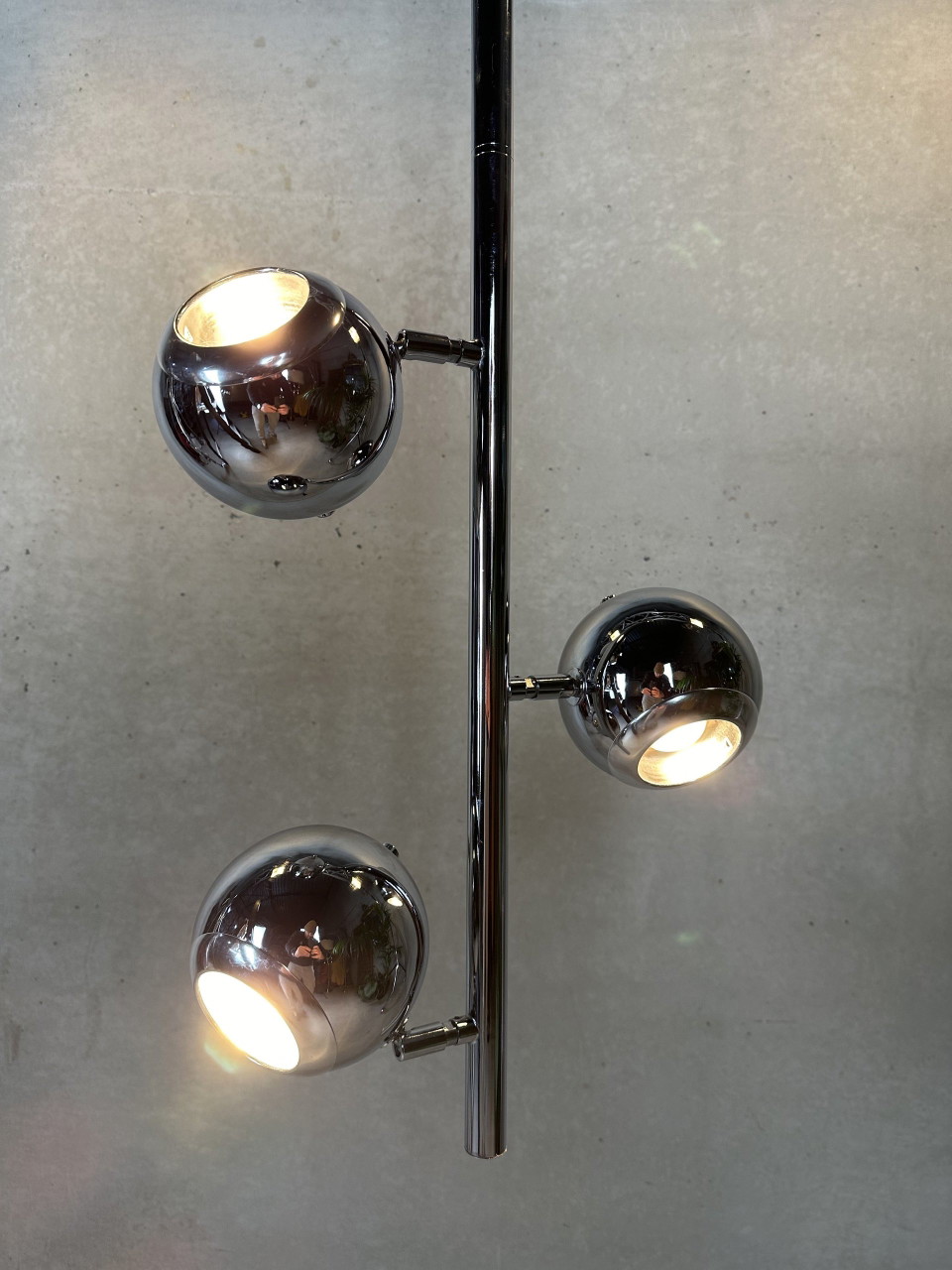 Vintage Space Age ‘Eyeball’ Lamp - Chroom | €300 | Whoppah