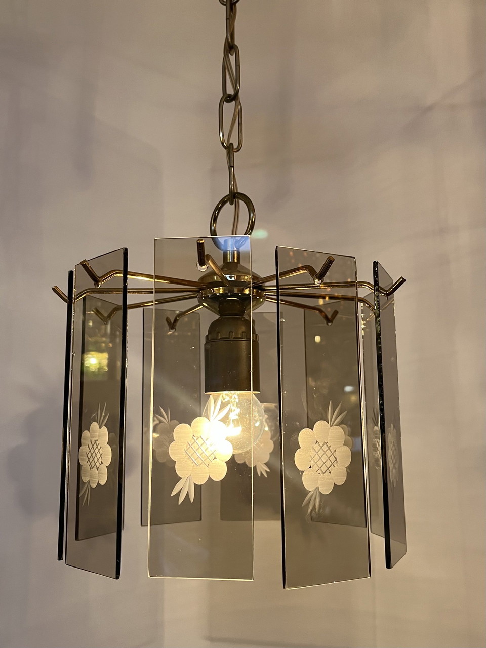 Vintage platen hanglamp geslepen rookglas panelen lamp | €195 | Whoppah